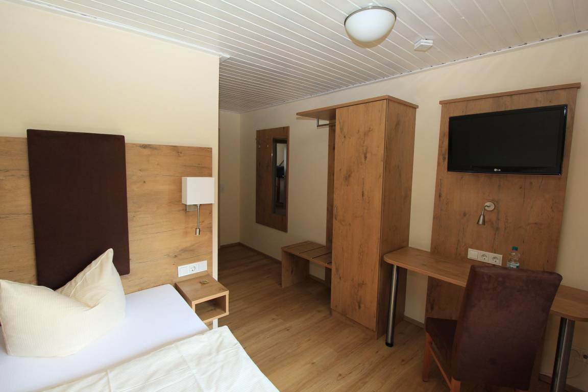 12 M² Hotel ∙ 1 Schlafzimmer ∙ 1 Gast - Saarburg