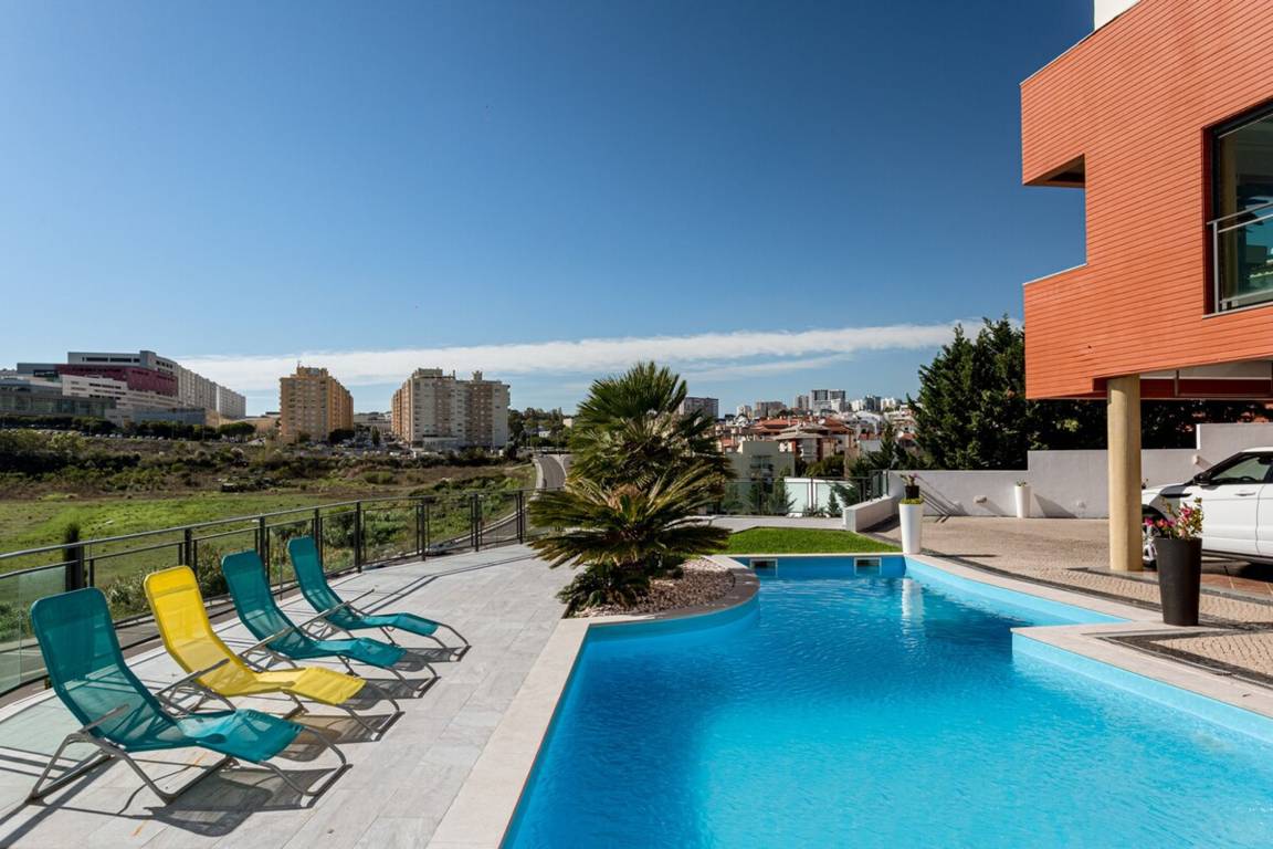 House ∙ 4 Bedrooms ∙ 8 Guests - Amadora