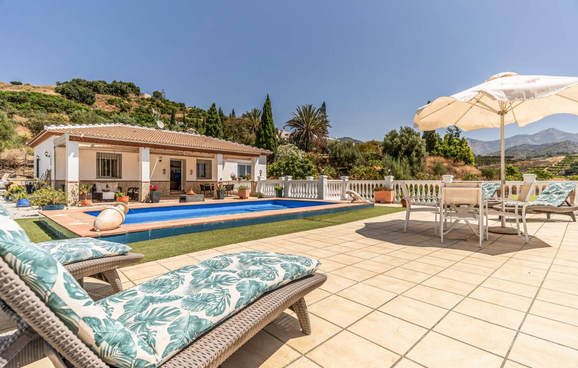 265 M² Huis ∙ 3 Slaapkamers ∙ 6 Gasten - Torrox Costa