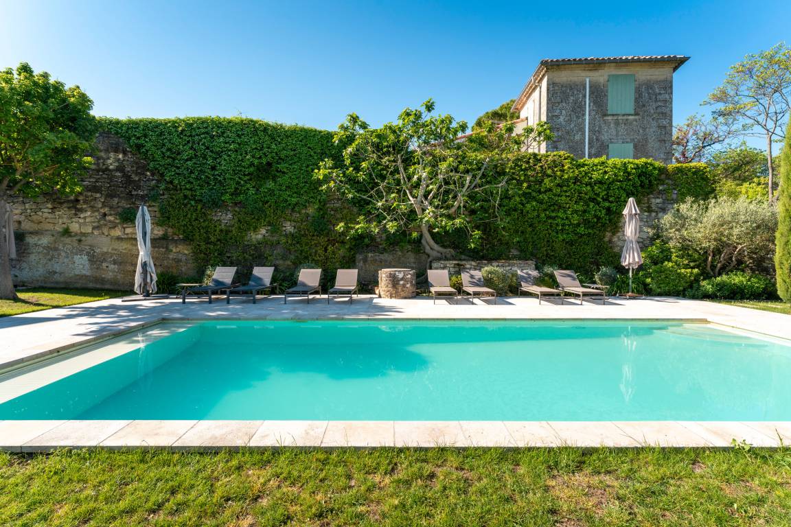 200 M² Villa ∙ 4 Chambres ∙ 8 Personnes - Uzès