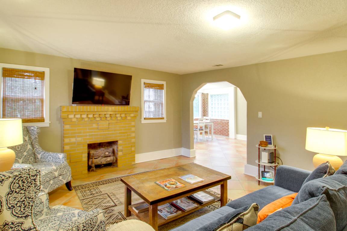 130 M² House ∙ 2 Bedrooms ∙ 4 Guests - Pensacola, FL