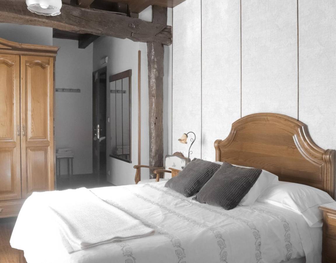 120 M² House ∙ 6 Bedrooms ∙ 12 Guests - Basque Country