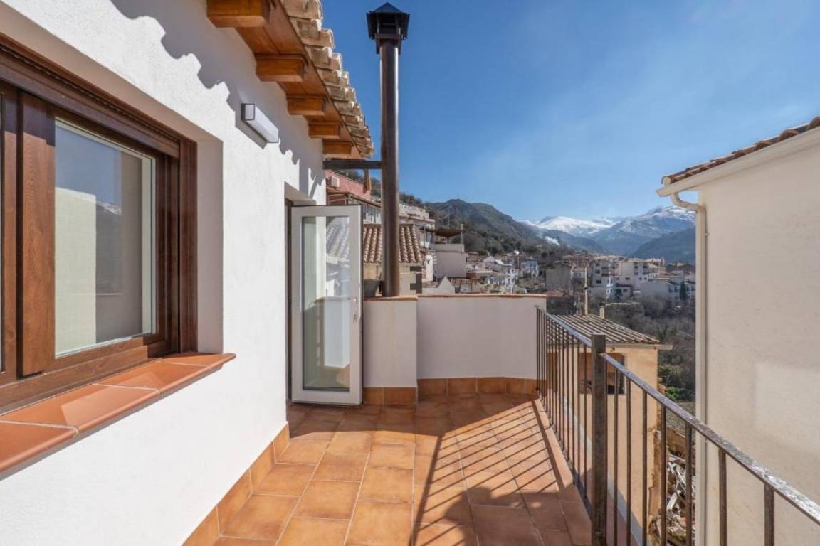 85 M² Apartamento ∙ 4 Habitaciones ∙ 7 Huéspedes - Güejar Sierra