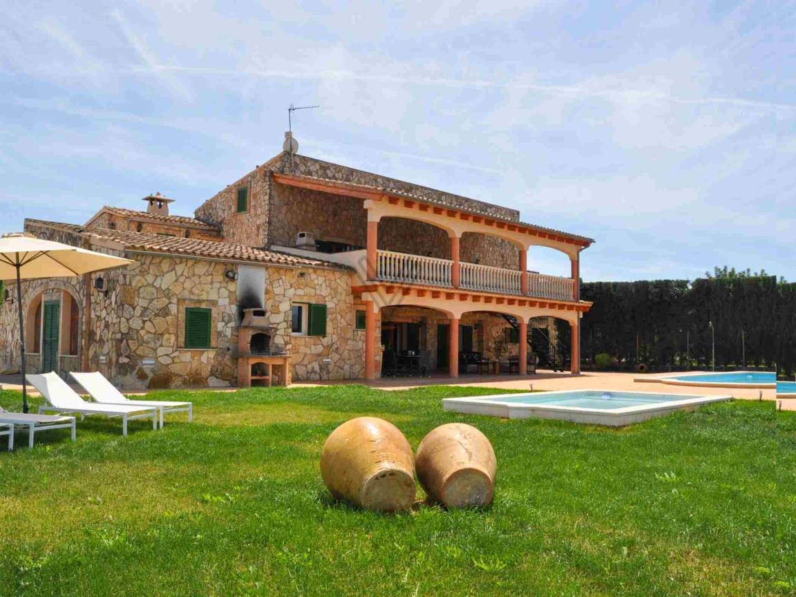 600 M² Casa Rural ∙ 16 Habitaciones ∙ 32 Huéspedes - Mallorca