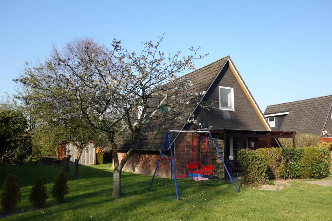 70 M² Ferienhaus ∙ 2 Schlafzimmer ∙ 5 Gäste - Otterndorf