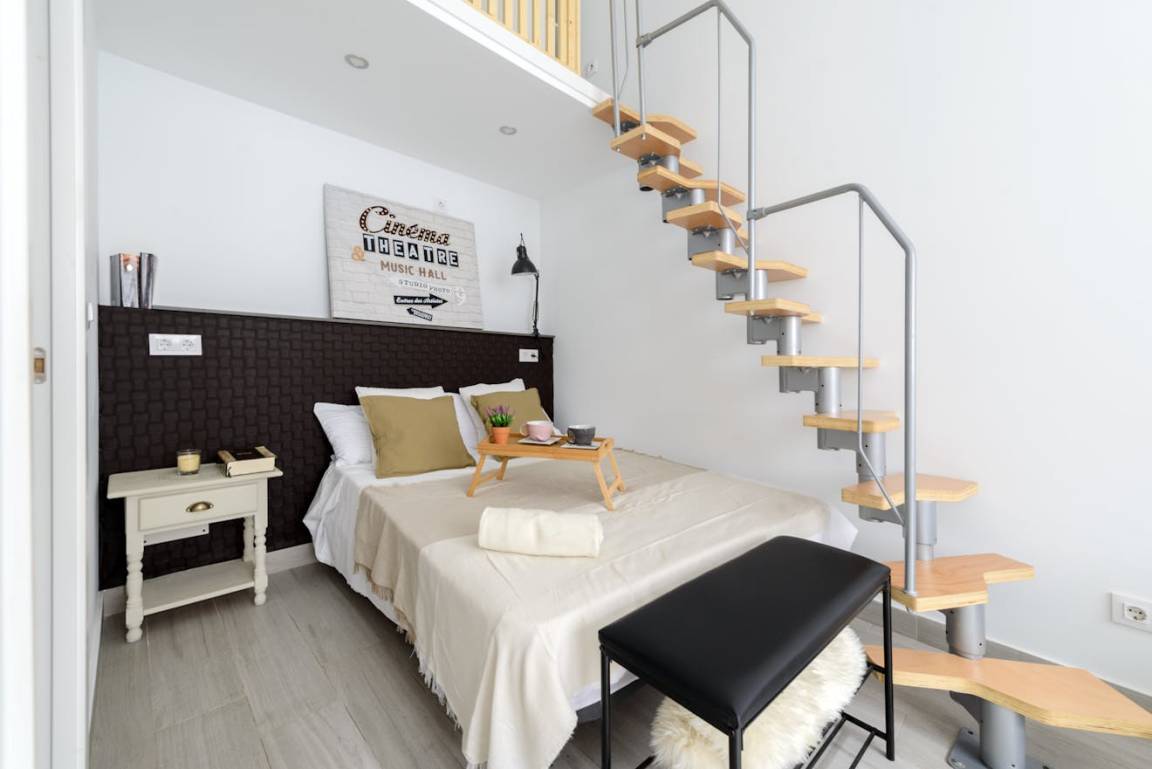 40 M² Apartamento ∙ 2 Huéspedes - Parla