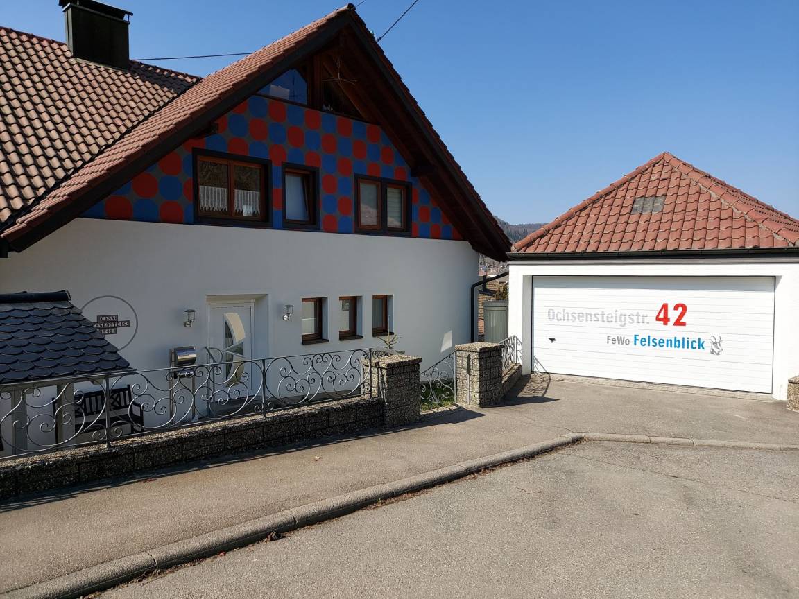 100 M² Apartamento ∙ 2 Habitaciones ∙ 4 Huéspedes - Albstadt