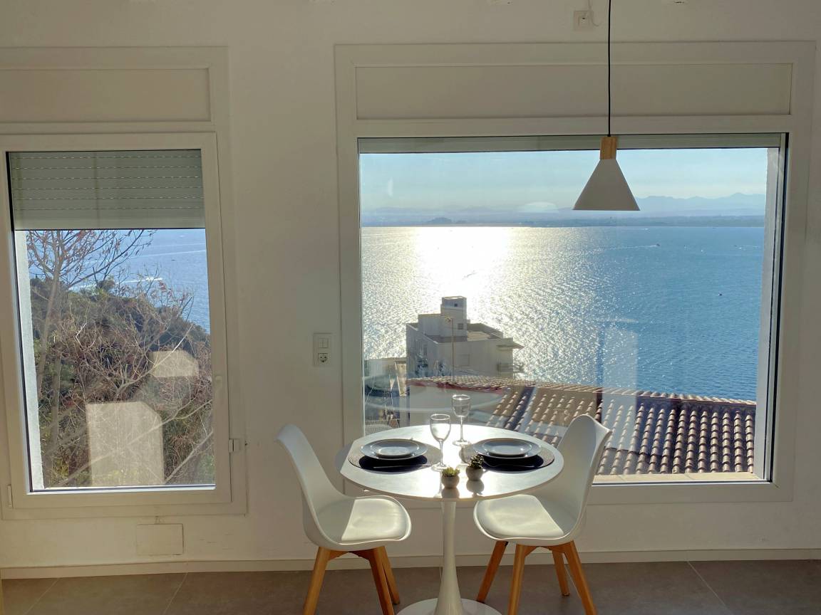 30 M² Apartment ∙ 2 Guests - Roses