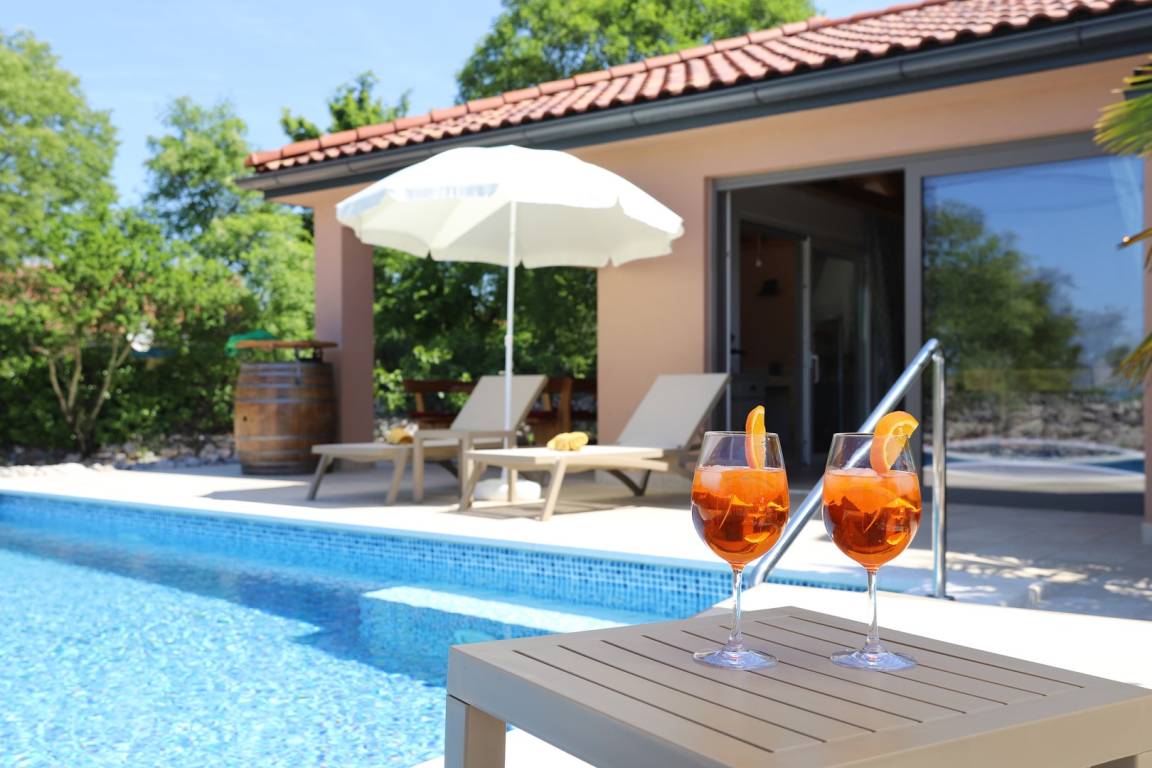 180 M² Villa ∙ 3 Bedrooms ∙ 6 Guests - Krk