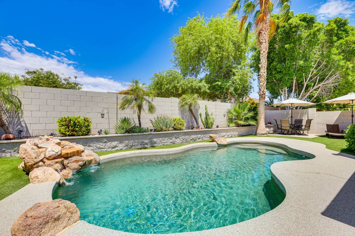 167 M² House ∙ 3 Bedrooms ∙ 7 Guests - Surprise, AZ