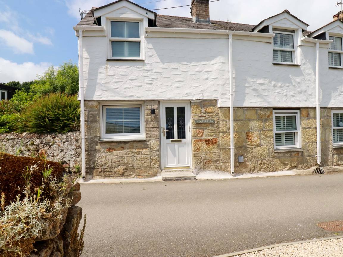 Cottage ∙ 2 Bedrooms ∙ 4 Guests - St Austell