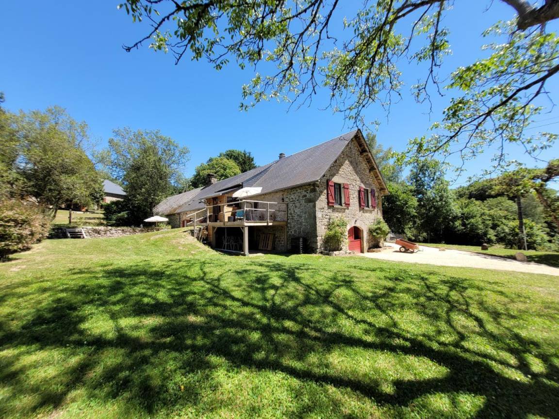 Gîte ∙ 4 Bedrooms ∙ 8 Guests - Égletons