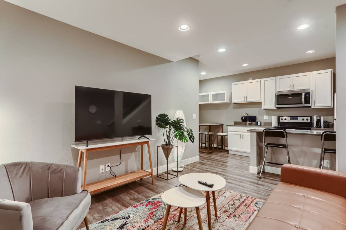 Condo ∙ 1 Bedroom ∙ 3 Guests - Aurora, CO