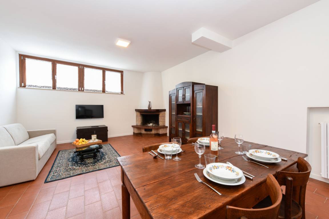 70 M² Apartment ∙ 2 Bedrooms ∙ 6 Guests - Salò