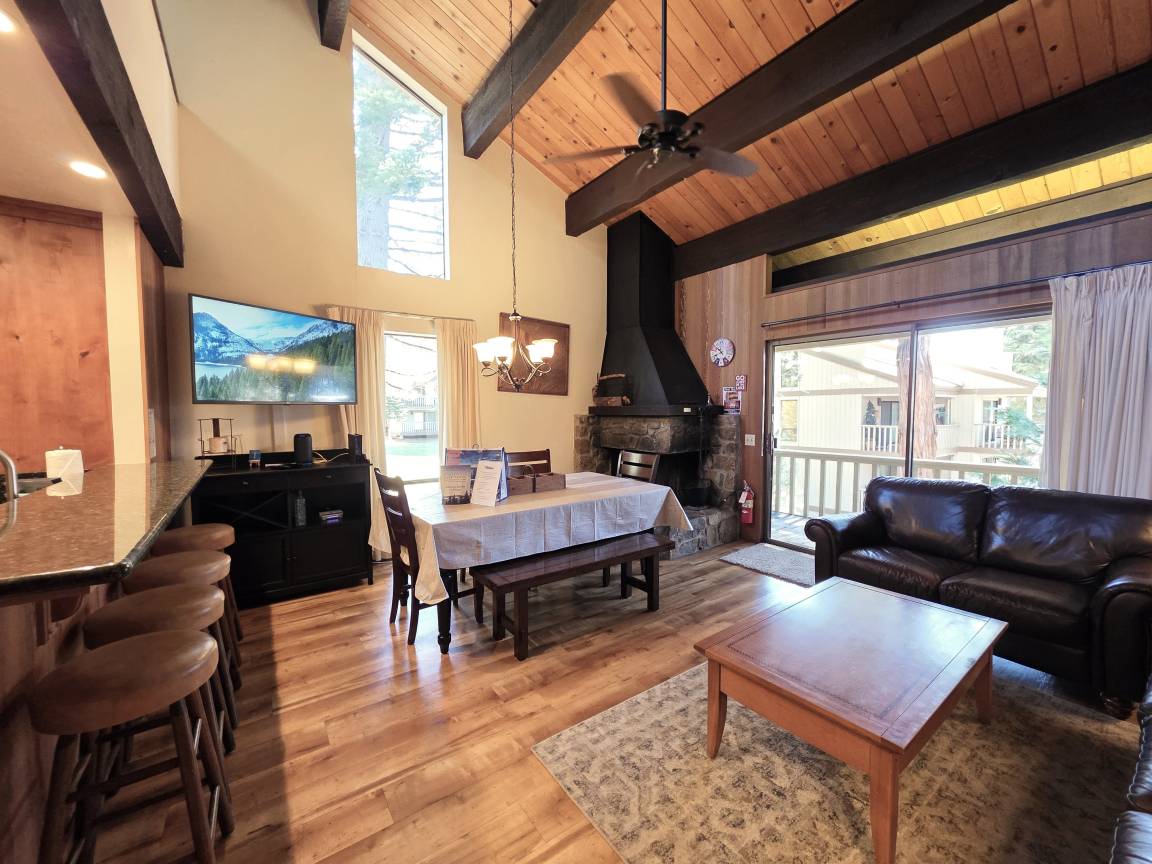 146 M² Apartamento ∙ 4 Habitaciones ∙ 8 Huéspedes - Kings Beach