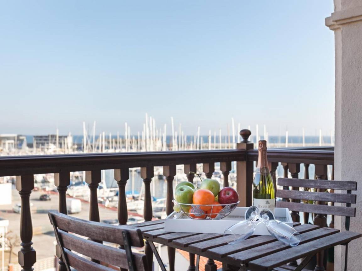 70 M² Apartamento ∙ 3 Habitaciones ∙ 7 Huéspedes - Arenys de Mar