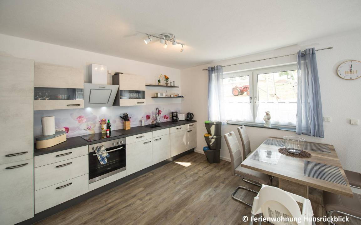 92 M² Ferienwohnung ∙ 2 Schlafzimmer ∙ 6 Gäste - Kirn