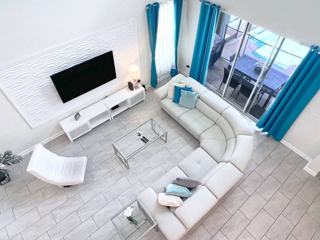 306 M² Talo ∙ 5 Makuuhuonetta ∙ 10 Vierasta - Orlando