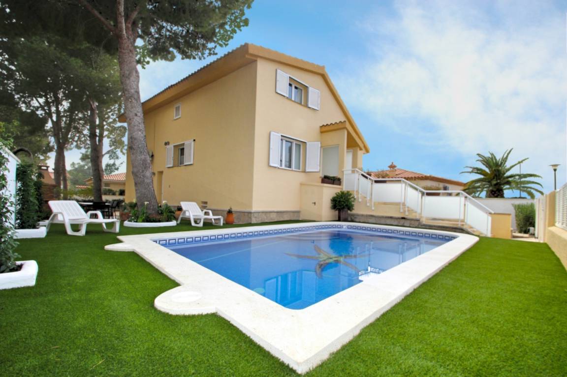 280 M² Villa ∙ 6 Slaapkamers ∙ 12 Gasten - Mont-roig del Camp