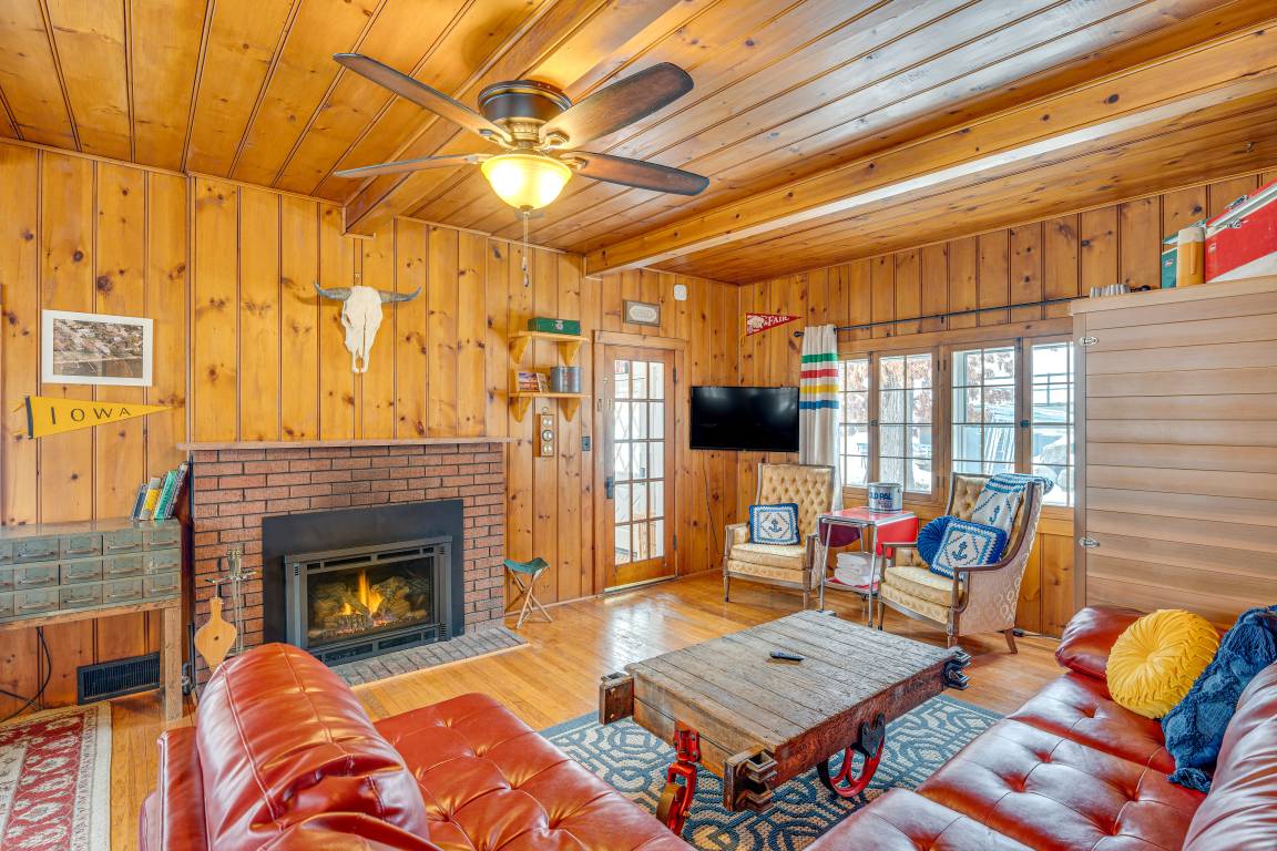 166 M² House ∙ 3 Bedrooms ∙ 6 Guests - Madison, WI
