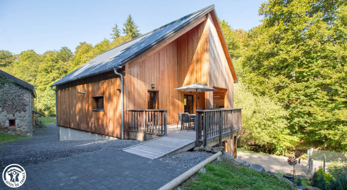 113 M² Gîte ∙ 3 Chambres ∙ 8 Personnes - Besse-et-Saint-Anastaise