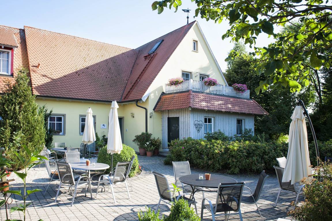 Ferienwohnung ∙ 2 Schlafzimmer ∙ 4 Gäste - Iphofen