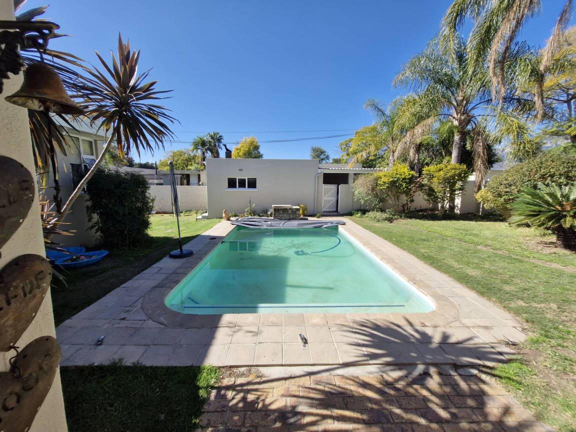 200 M² House ∙ 3 Bedrooms ∙ 1 Guest - Paarl