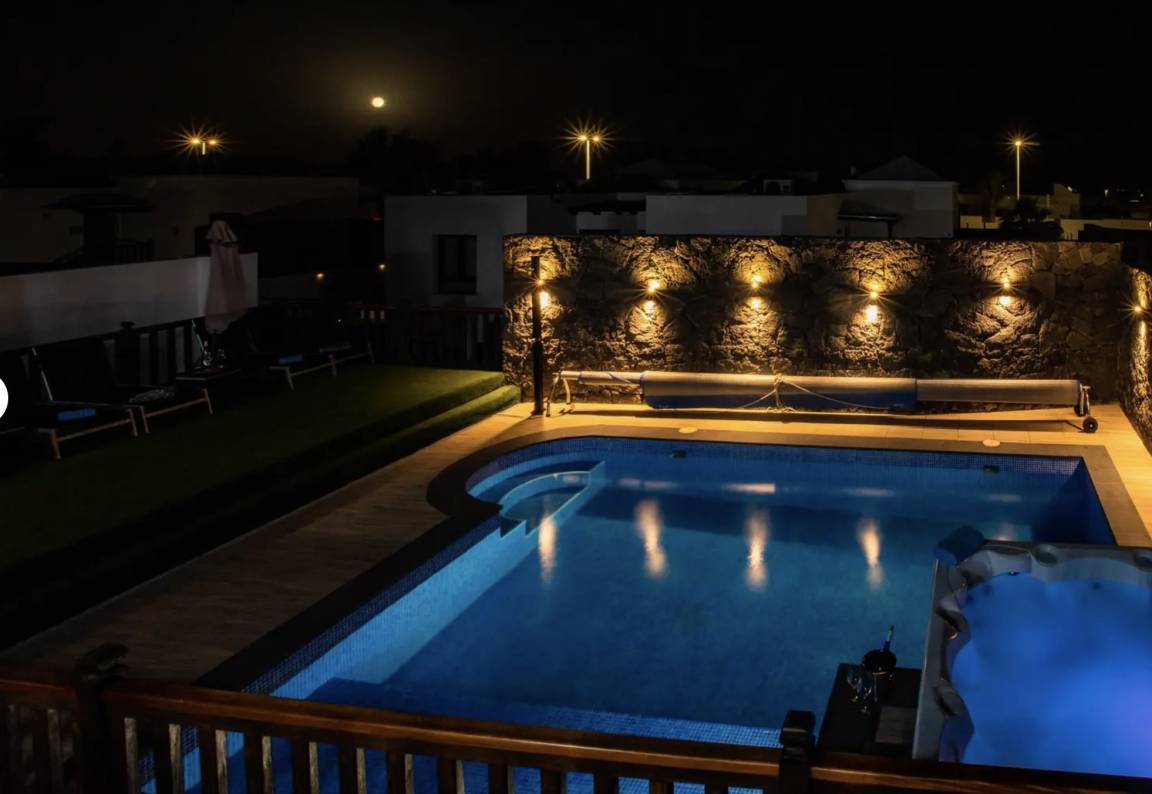 199 M² Villa ∙ 4 Slaapkamers ∙ 10 Gasten - Playa Blanca