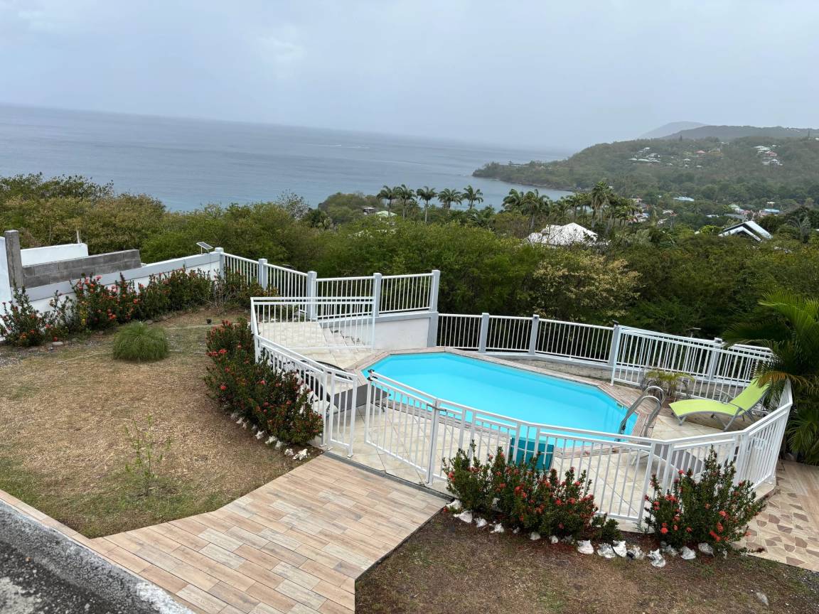 120 M² Villa ∙ 3 Bedrooms ∙ 10 Guests - Guadeloupe
