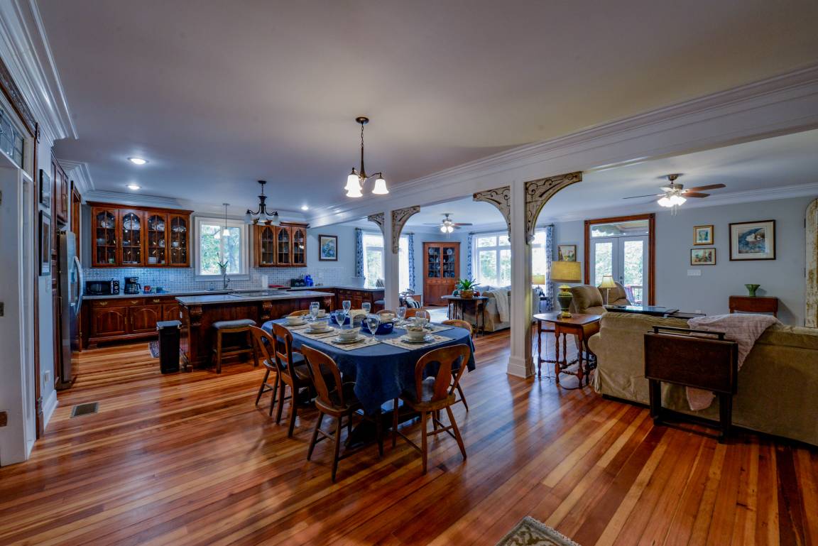 House ∙ 4 Bedrooms ∙ 8 Guests - Tuscaloosa, AL