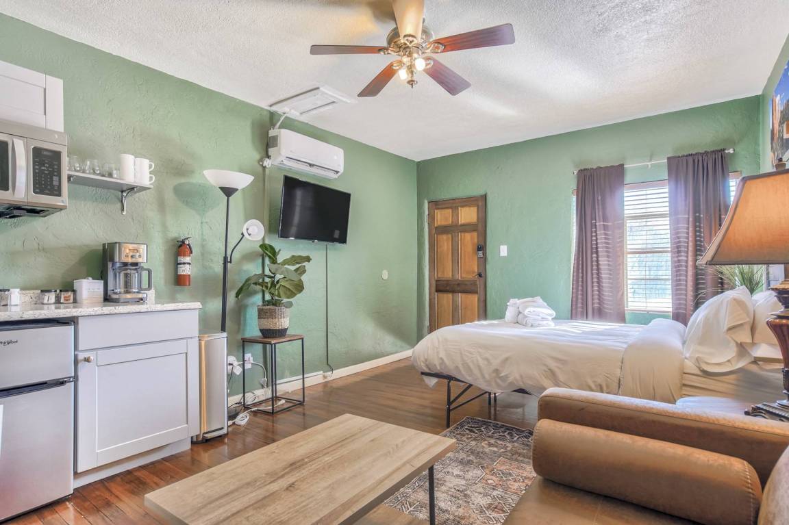70 M² Condo ∙ 1 Bedroom ∙ 2 Guests - Manitou Springs, CO