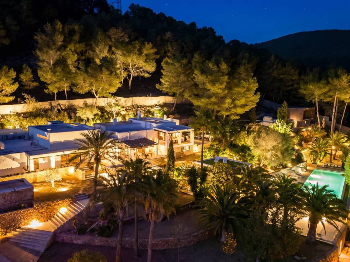 450 M² Villa ∙ 6 Bedrooms ∙ 12 Guests - Ibiza City