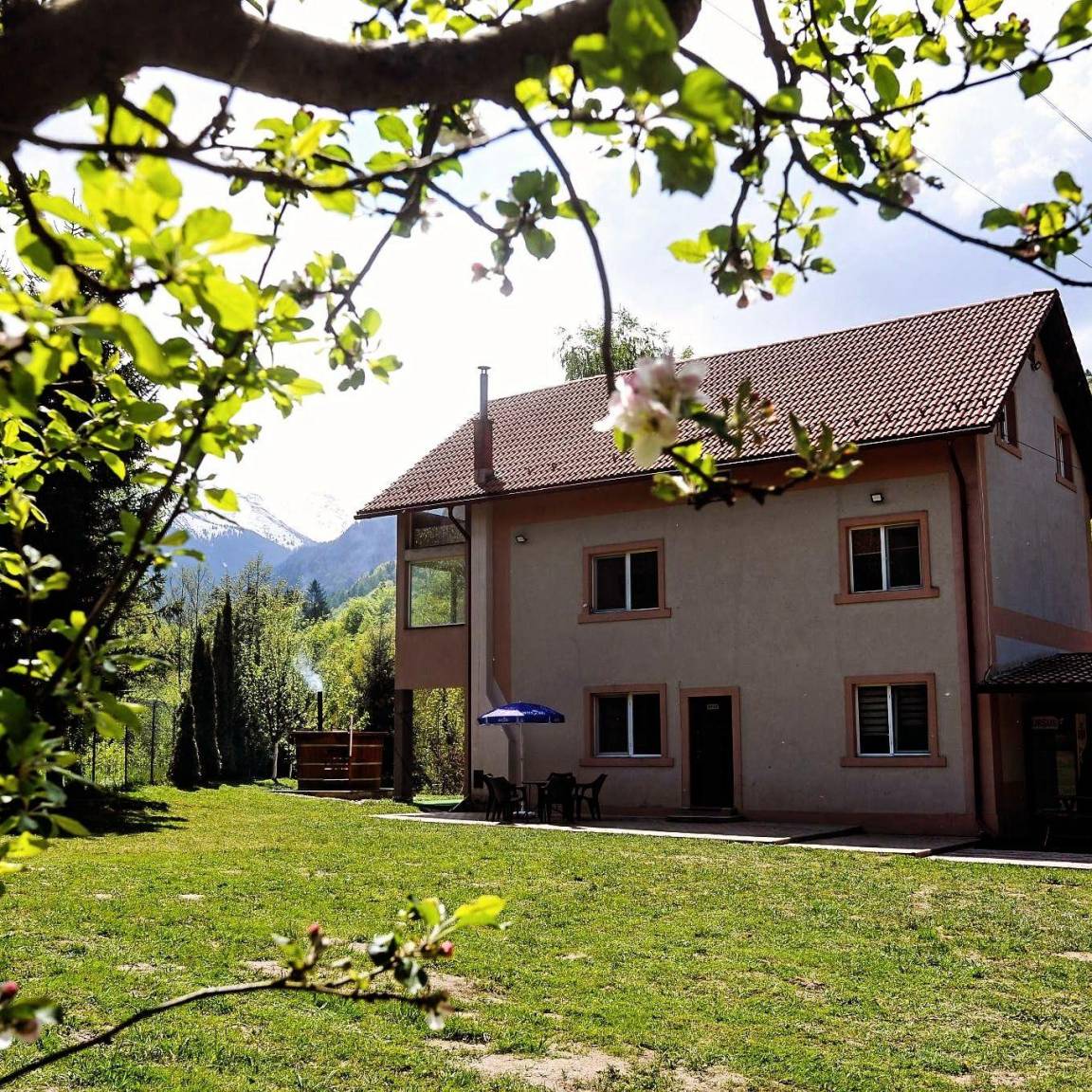 287 M² House ∙ 5 Bedrooms ∙ 10 Guests - Comuna Sâmbăta de Sus