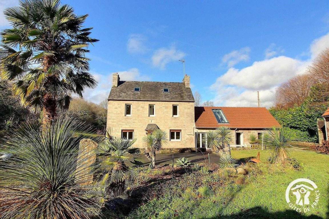 153 M² Gîte ∙ 3 Chambres ∙ 6 Personnes - Lannion