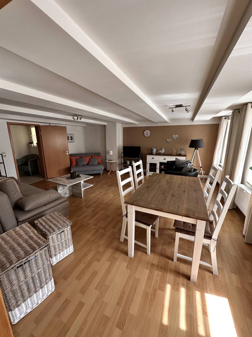 90 M² Ferienwohnung ∙ 1 Schlafzimmer ∙ 5 Gäste - Altmühltal