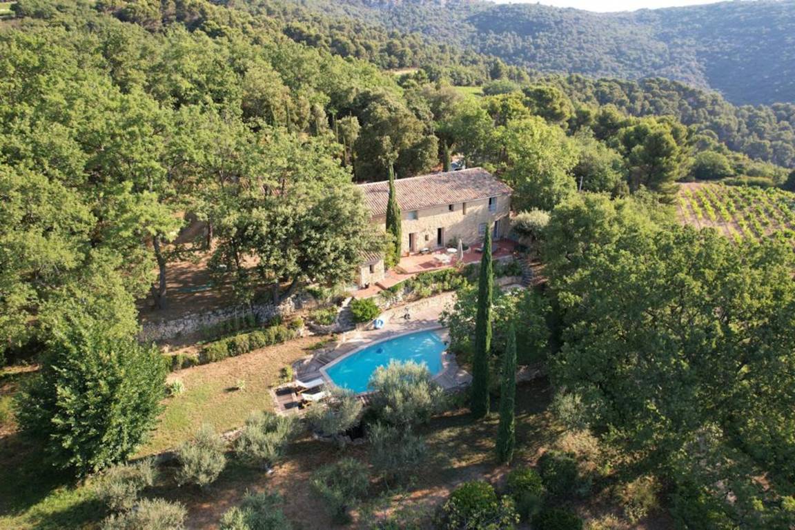 280 M² Villa ∙ 4 Bedrooms ∙ 9 Guests - Malaucène