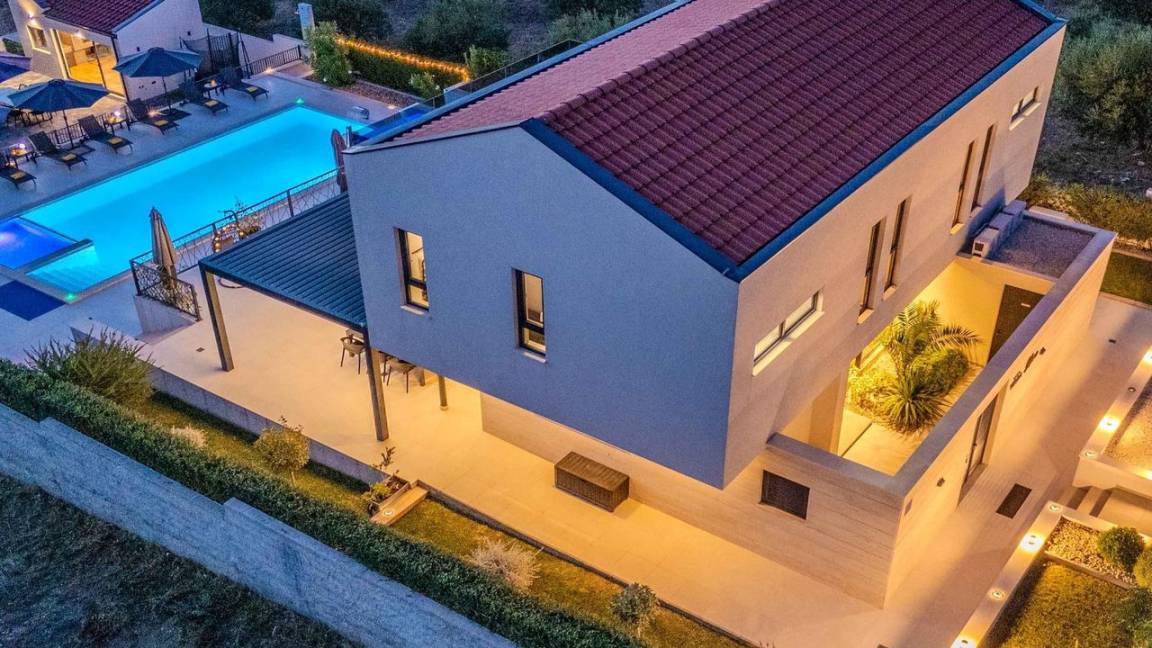 240 M² Ferienwohnung ∙ 4 Schlafzimmer ∙ 8 Gäste - Biograd na Moru