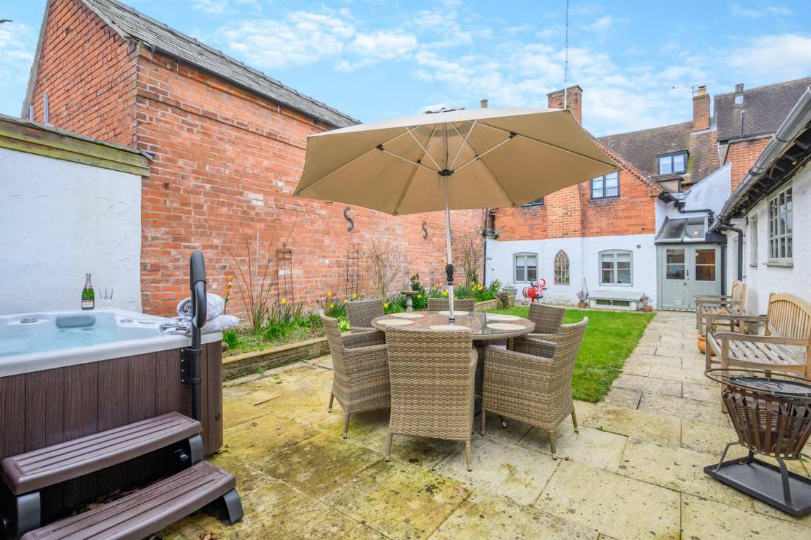 코티지 (자연 속의 작은 별장) ∙ 침실 4개 ∙ 게스트 8명 - 코츠월드