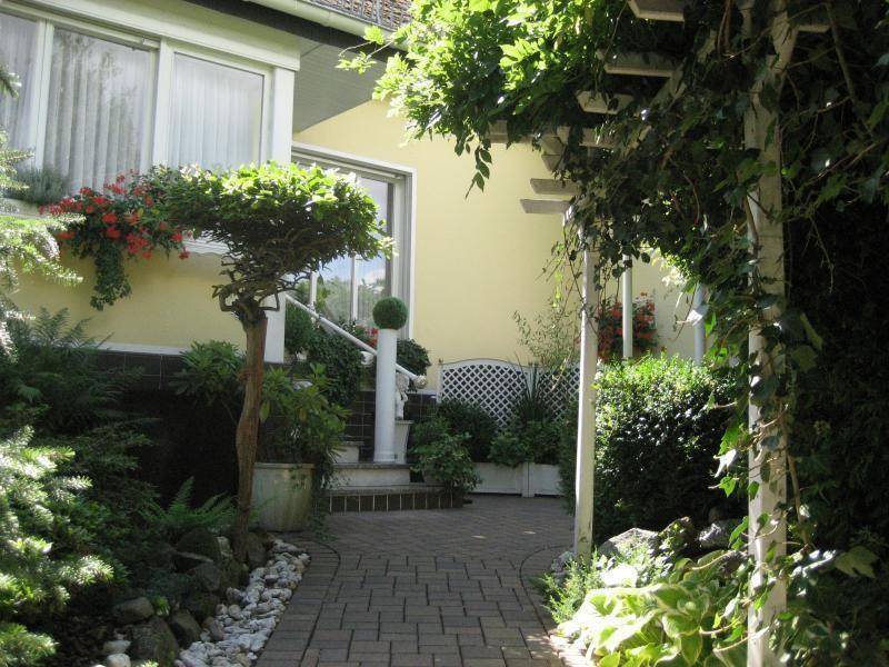 100 M² Ferienwohnung ∙ 2 Schlafzimmer ∙ 4 Gäste - Dierdorf