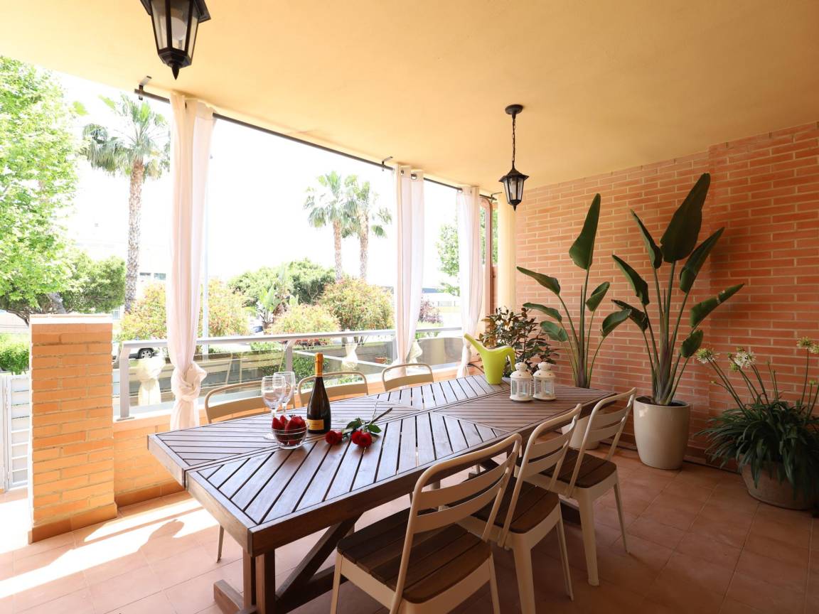 300 M² Casa Rural ∙ 4 Habitaciones ∙ 8 Huéspedes - Sagunto