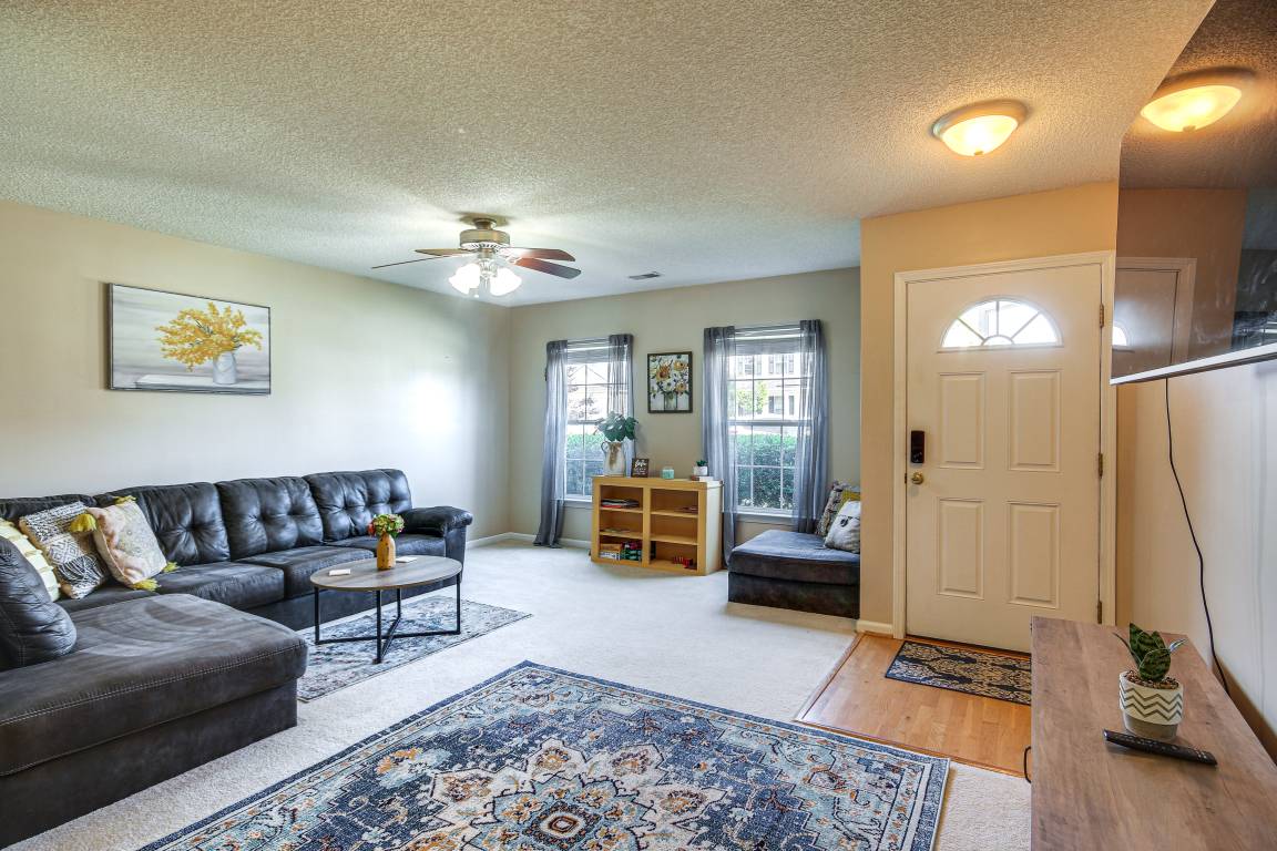 148 M² House ∙ 3 Bedrooms ∙ 7 Guests - Lexington, SC