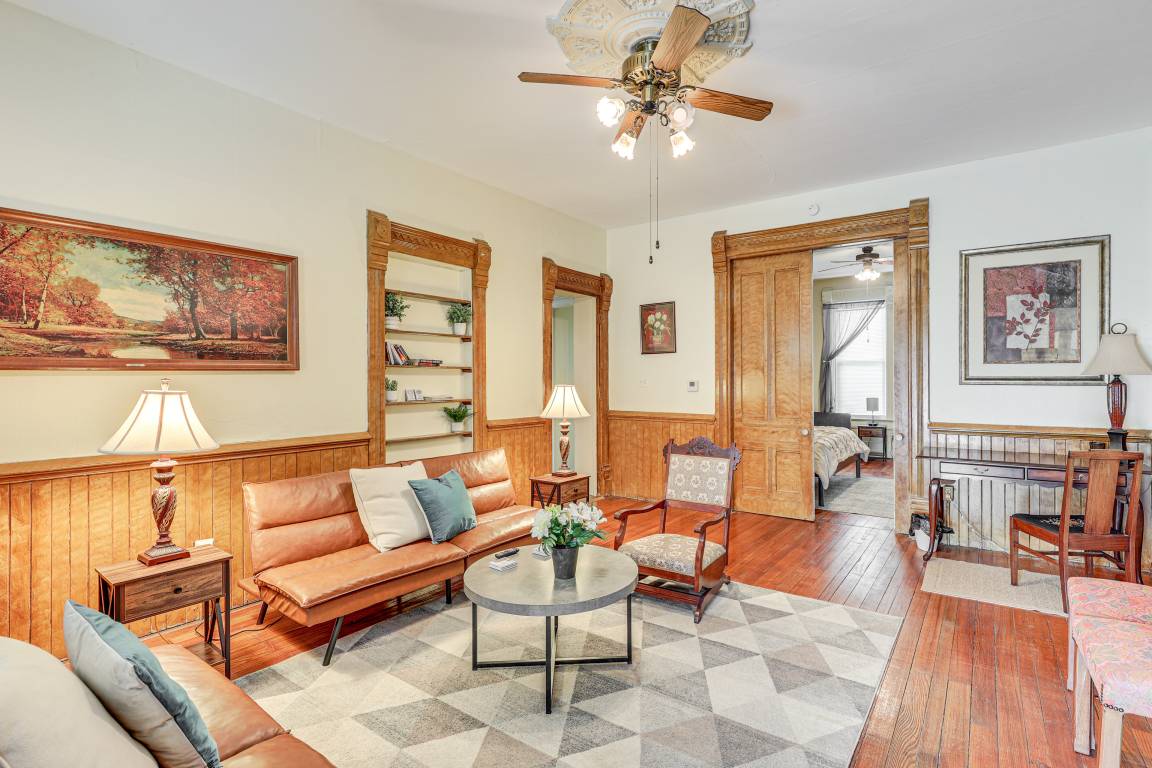 92 M² Apartment ∙ 2 Bedrooms ∙ 6 Guests - Medina, OH
