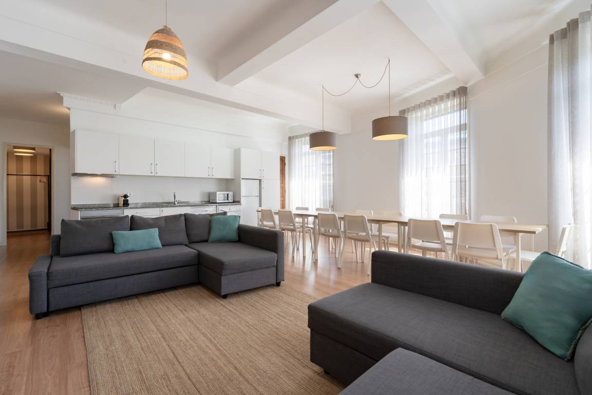 200 M² Apartment ∙ 5 Bedrooms ∙ 15 Guests - Porto