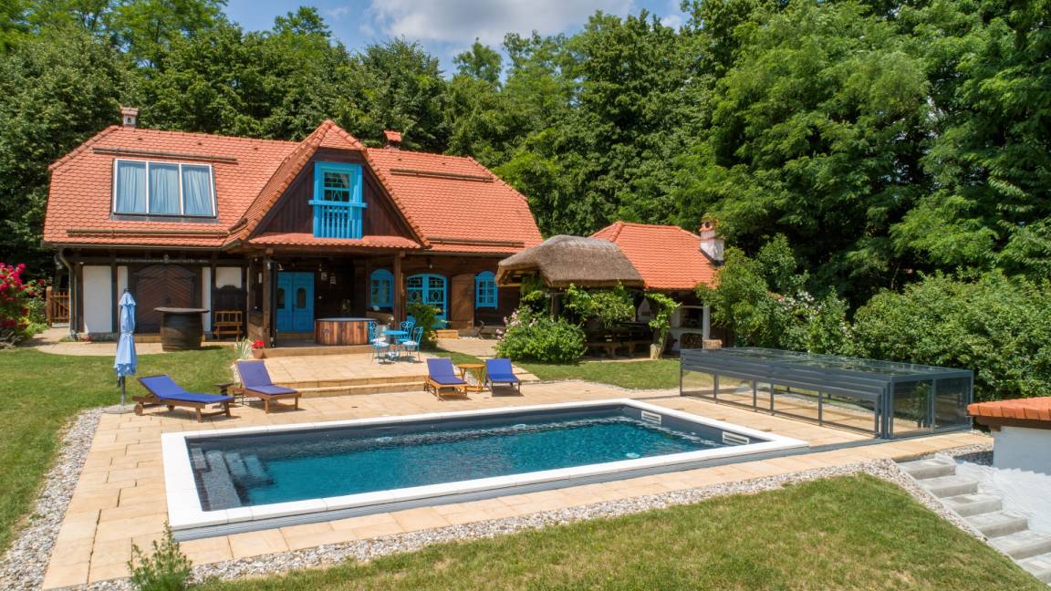 151 M² Villa ∙ 3 Bedrooms ∙ 7 Guests - Zlatar