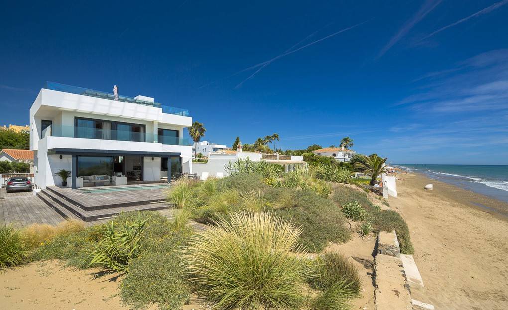 382 M² Villa ∙ 6 Bedrooms ∙ 12 Guests - Marbella