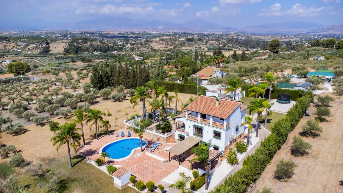 277 M² Casa Rural ∙ 5 Habitaciones ∙ 10 Huéspedes - Andalucía
