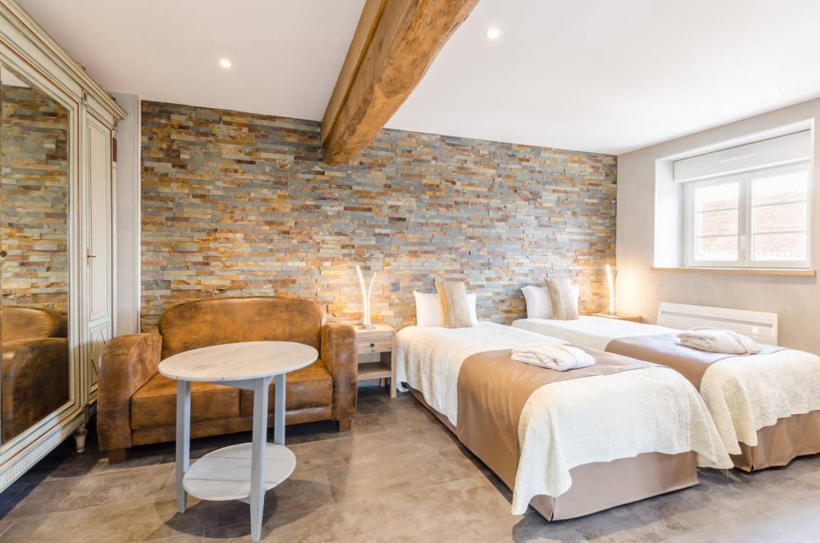 217 M² Gîte ∙ 6 Chambres ∙ 15 Personnes - Aube