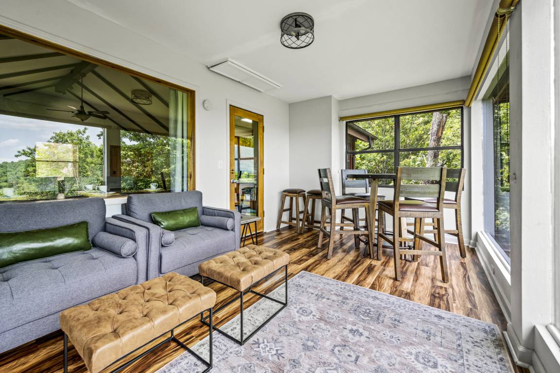 139 M² Cabin ∙ 3 Bedrooms ∙ 8 Guests - Townsend, TN