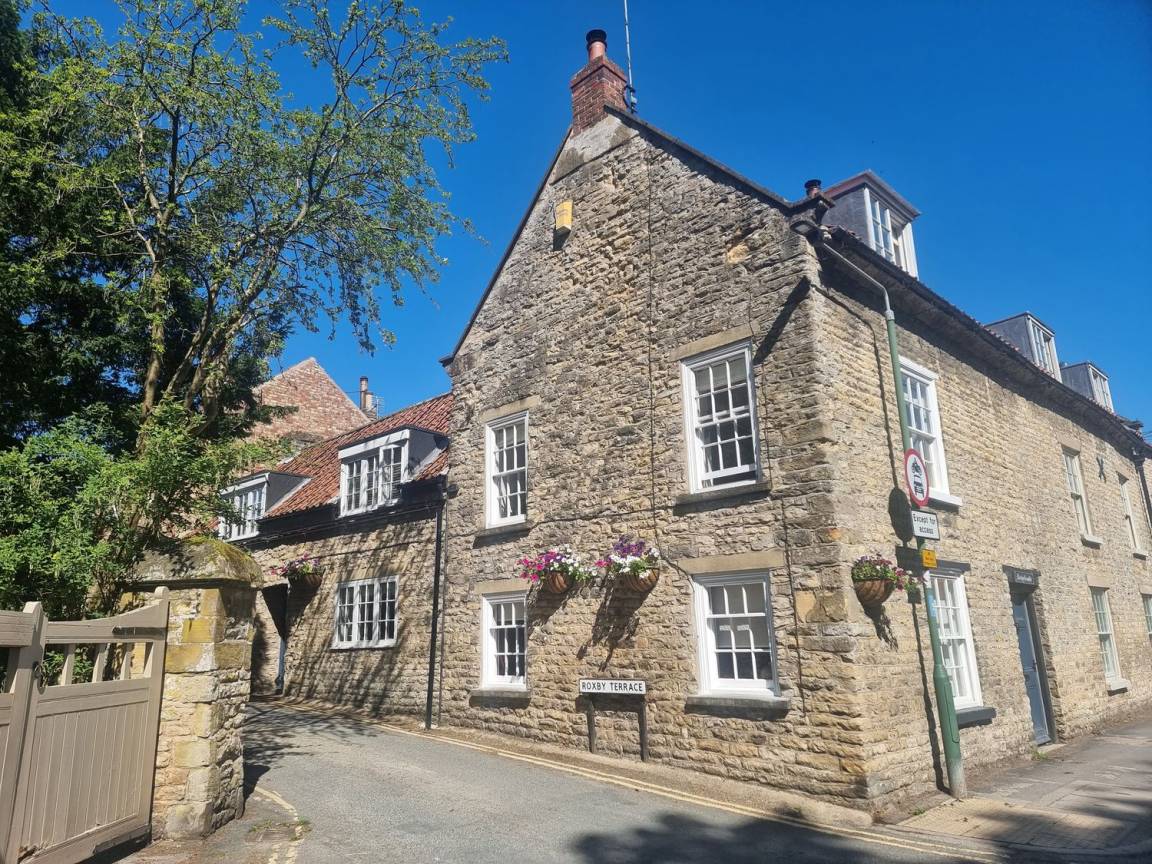 Cottage ∙ 4 Bedrooms ∙ 8 Guests - Thornton Dale