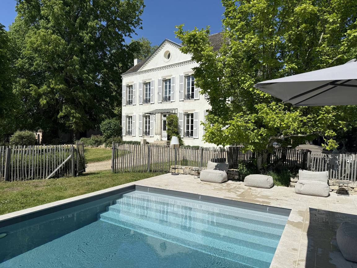 350 M² Maison De Vacances ∙ 6 Chambres ∙ 15 Personnes - Saône-et-Loire